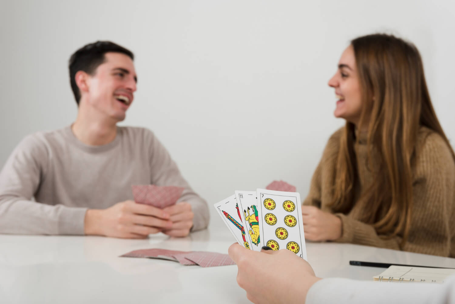 How to Play Conquian | Rules for 4 Players & How to Win